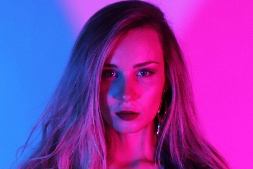 Pop und R&B Newcomerin Charis – Soundkartell › Soundkartell › Charis ...