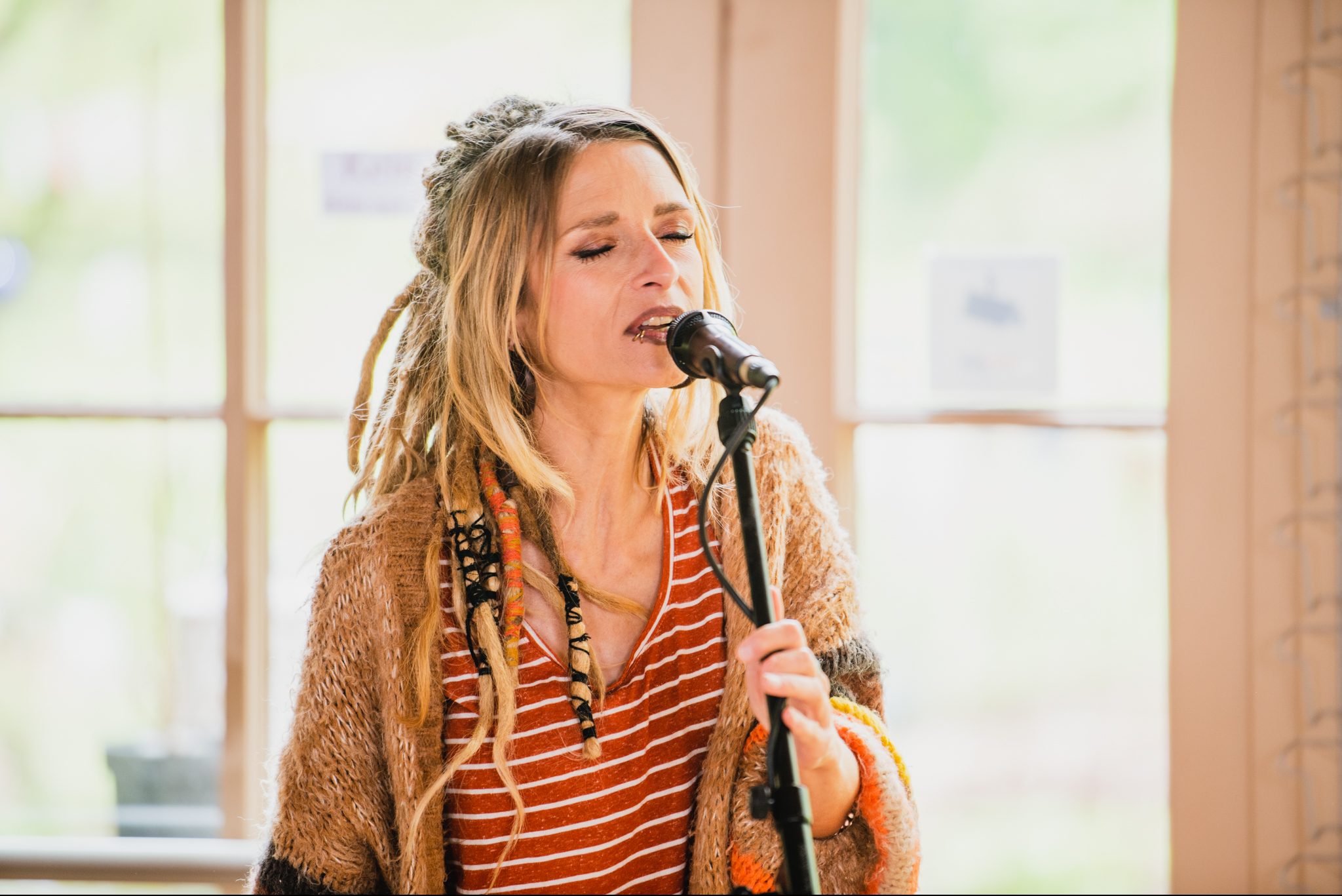 Sarah Lesch "TRIGGERWARNUNG" Albumrezension – Soundkartell ...