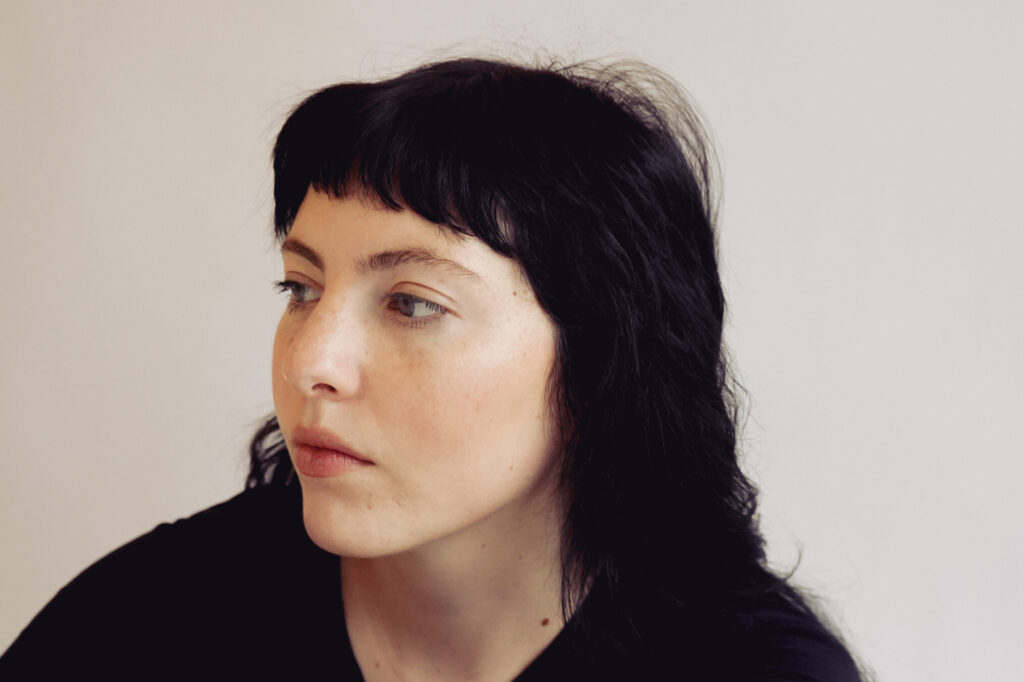 Trackreview Chloe Gallardo "Bloodline" – Soundkartell › Soundkartell ...